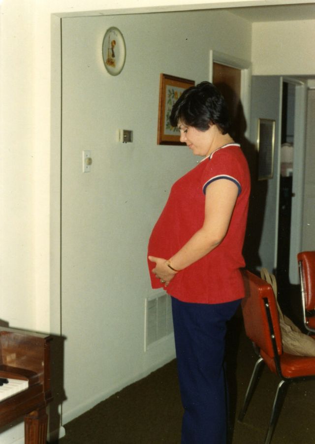 40 Vintage Photos Prove That Women Are Beautiful During Pregnancy ~ Vintage Everyday