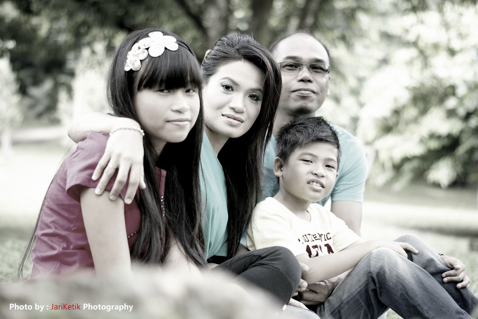 JariKetik Photography: Family Portrait ll Azza Aziz & Family