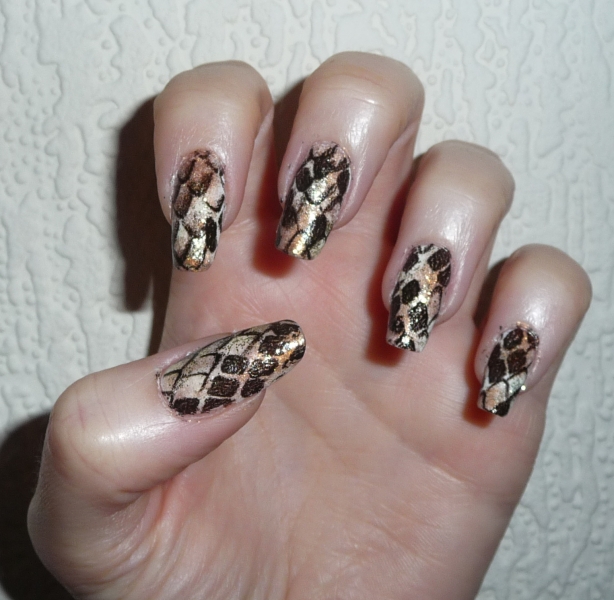 My Spot: SNAKE SKIN NAIL ART