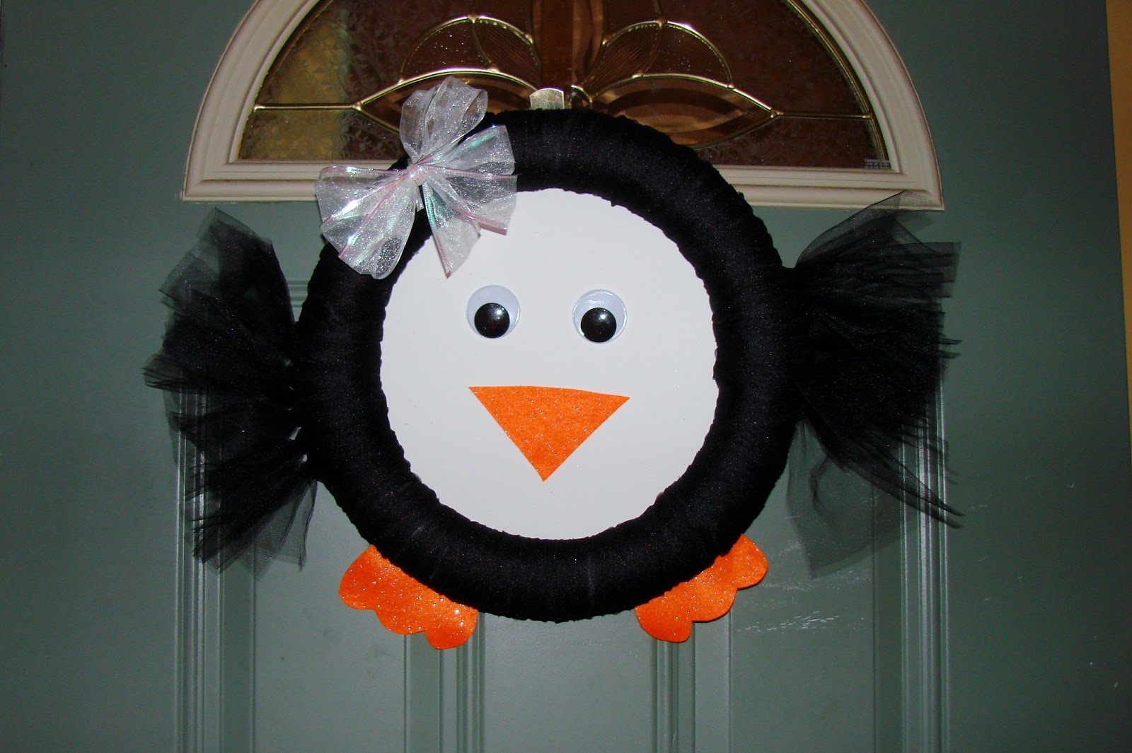 The Crafty Teacher: Penguin Wreath