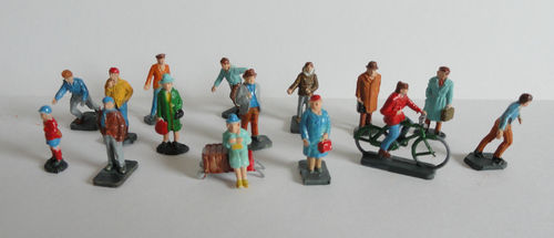 Downed Robin: Brave new world for tiny plastic people