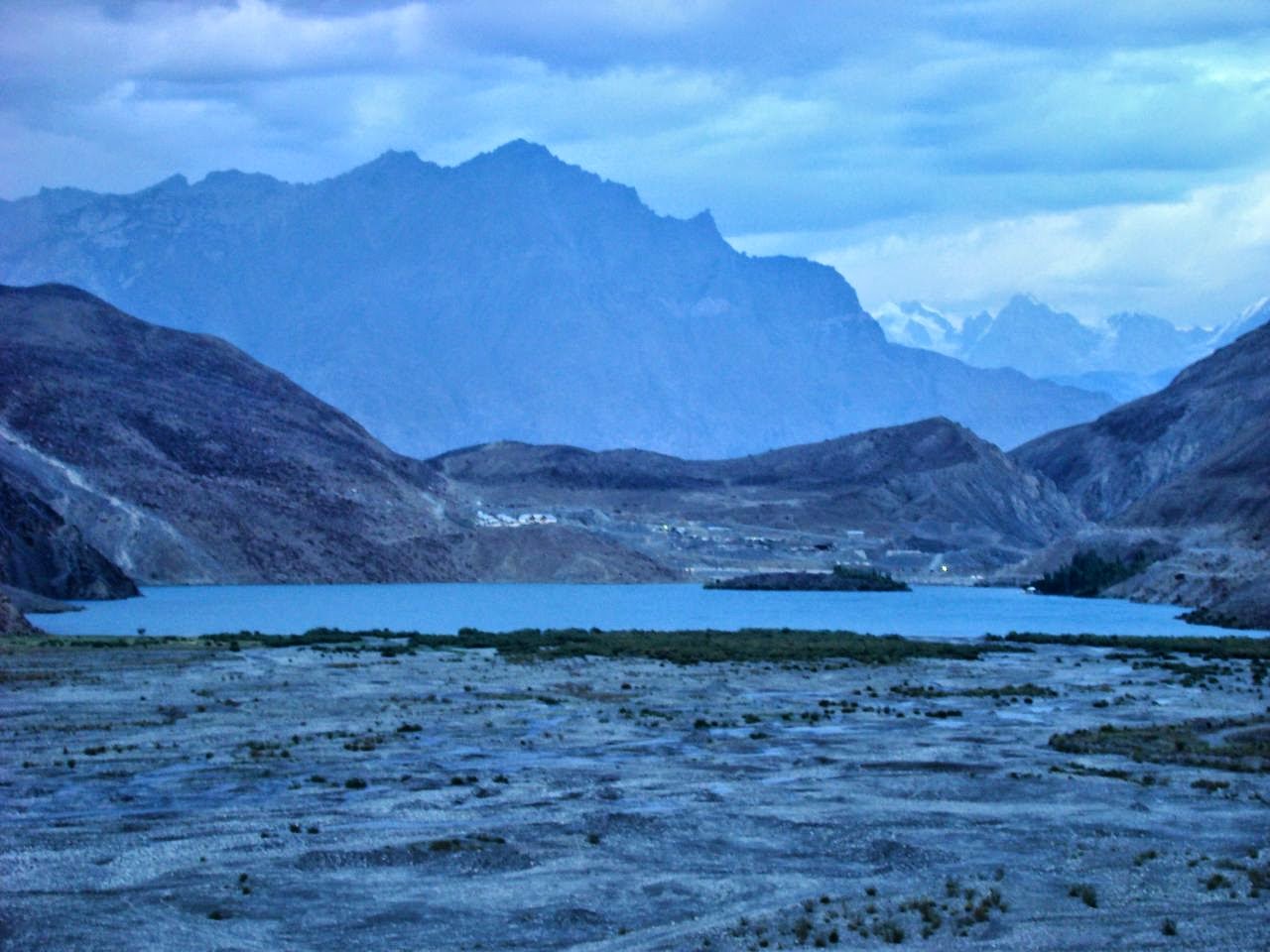 Sadpara Lake, Skardu-Gilgit Baltistan,Pakistan - Exploring Spectacular ...