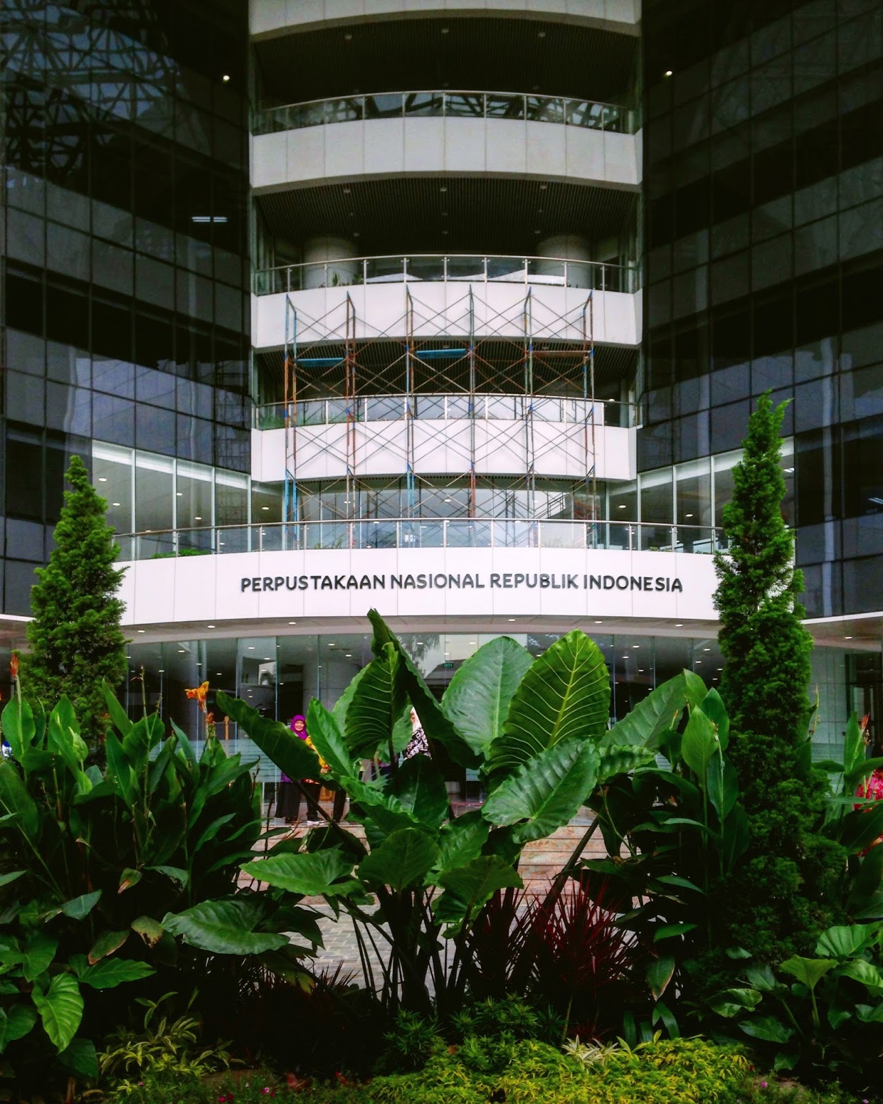 Perpustakaan Nasional: Buku-buku Menarik Sampai Foto-foto Cantik