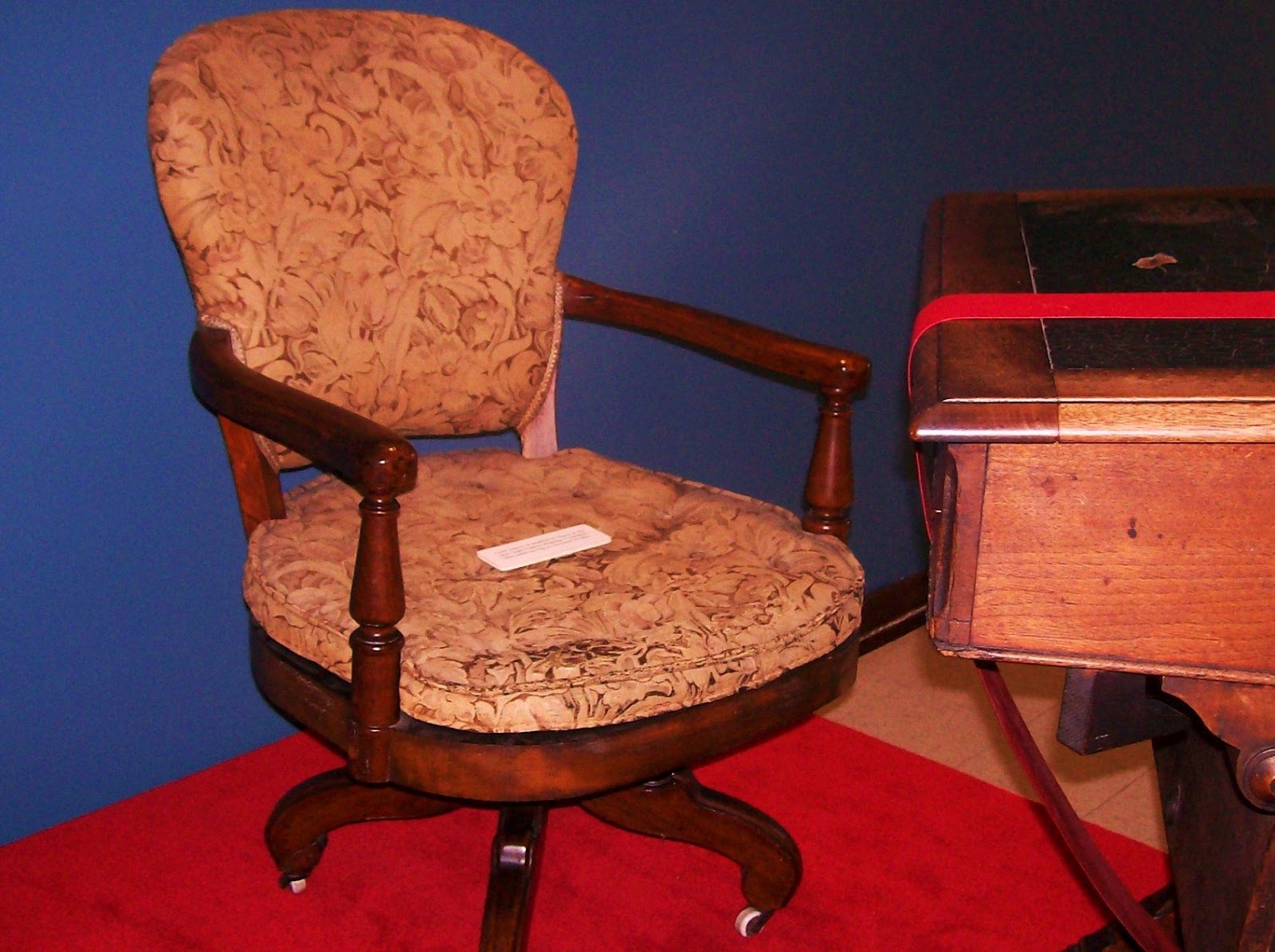 Best of the Bulletin Board: Governor Chair