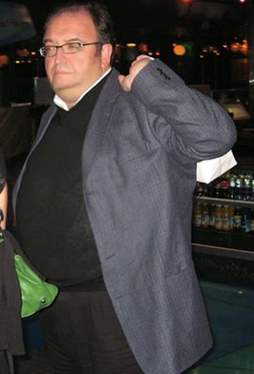 showbizz411: Roger Friedman Tries To Throw THR Editor Under the Bus