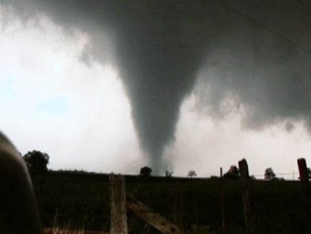 American News Broadcasting: E4-E5 Level Tornado's Possible in Midwest