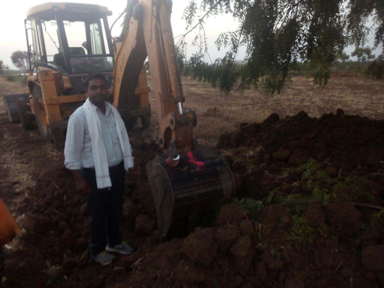 compartment bunding at.ashti tal dist.beed