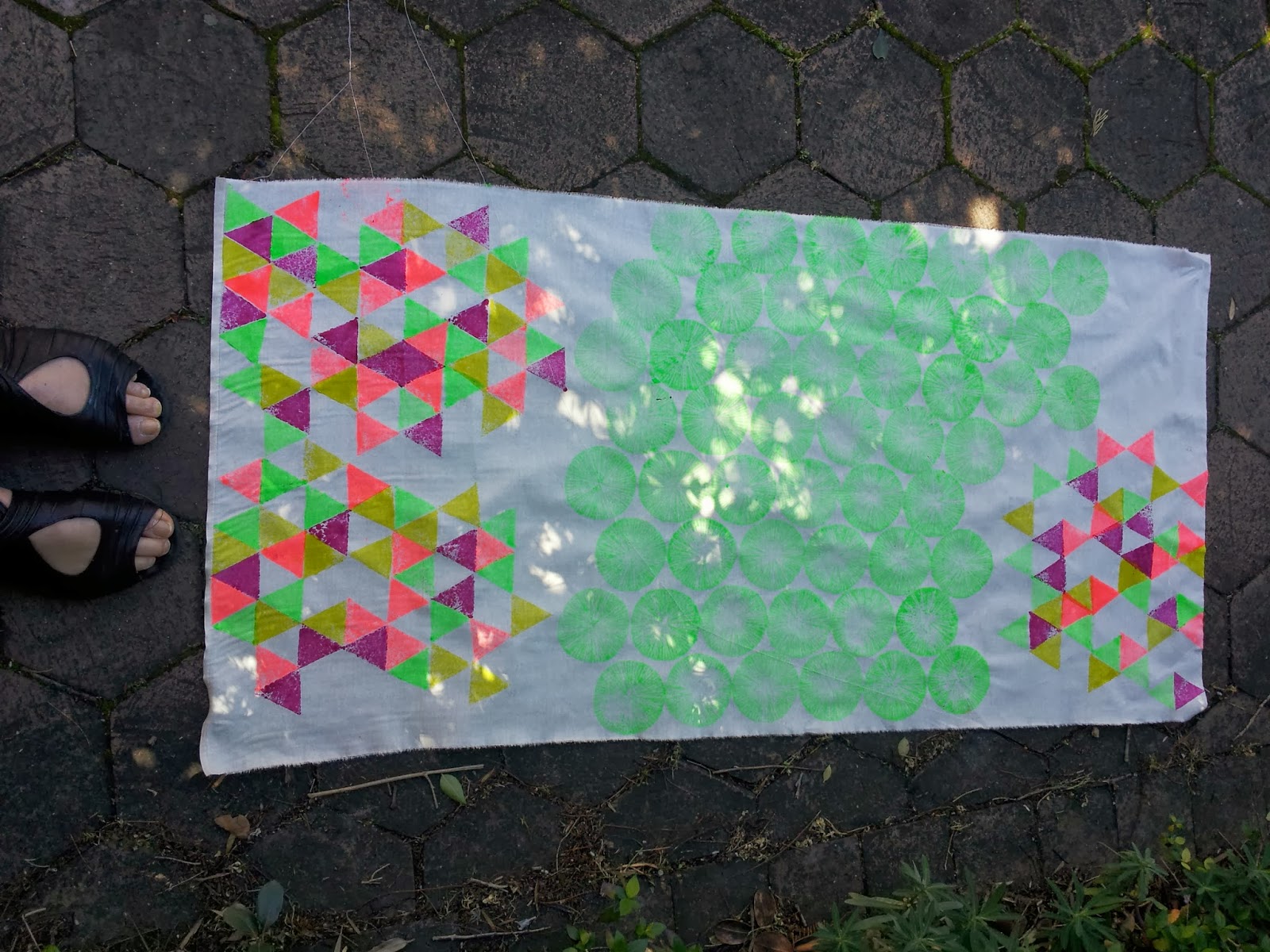 monique's mess: Handprinted fabric - fluoro colours