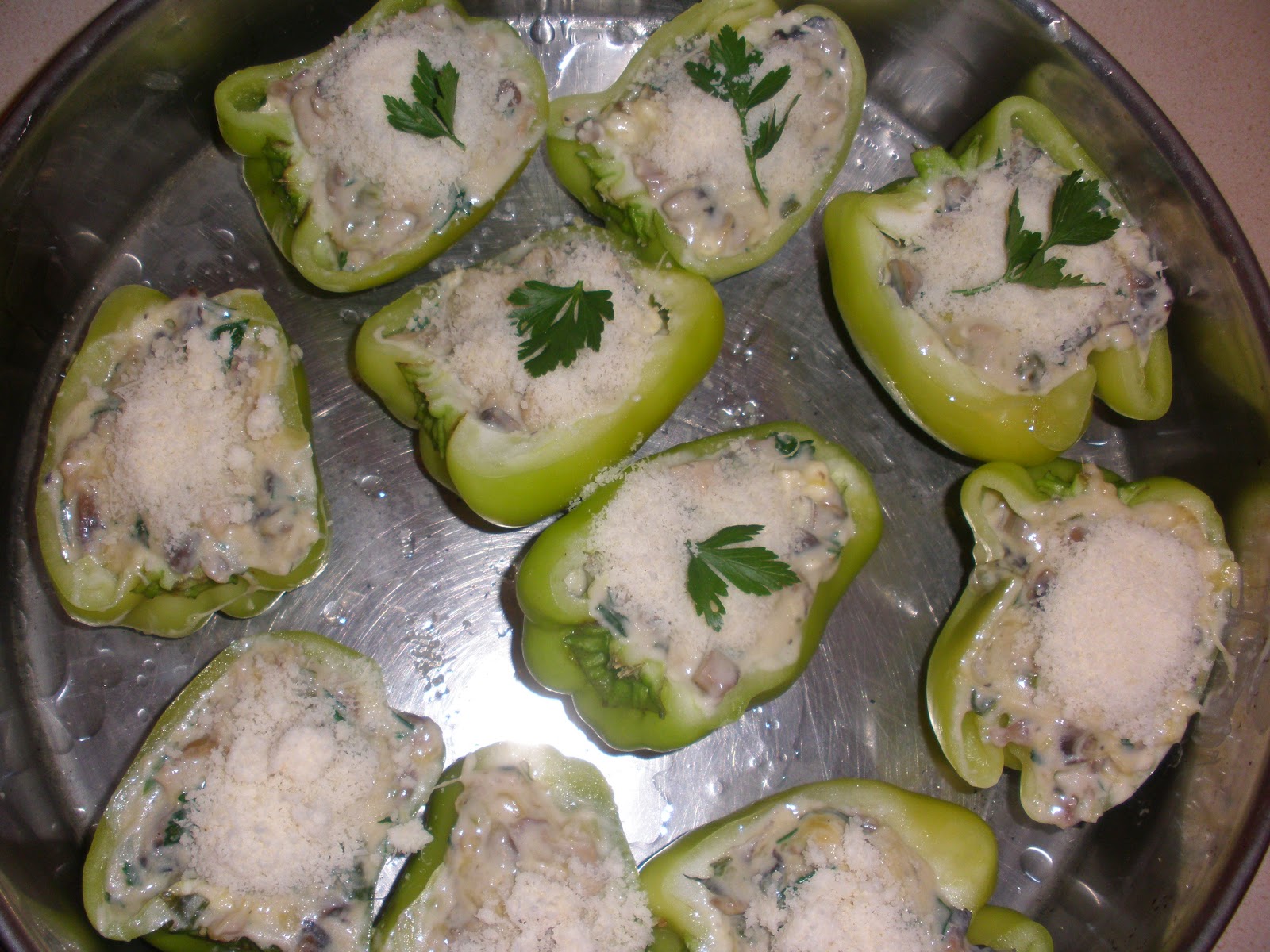 Come to cook: Πιπεριες γεμιστες με κοτοπουλο και τυρια
