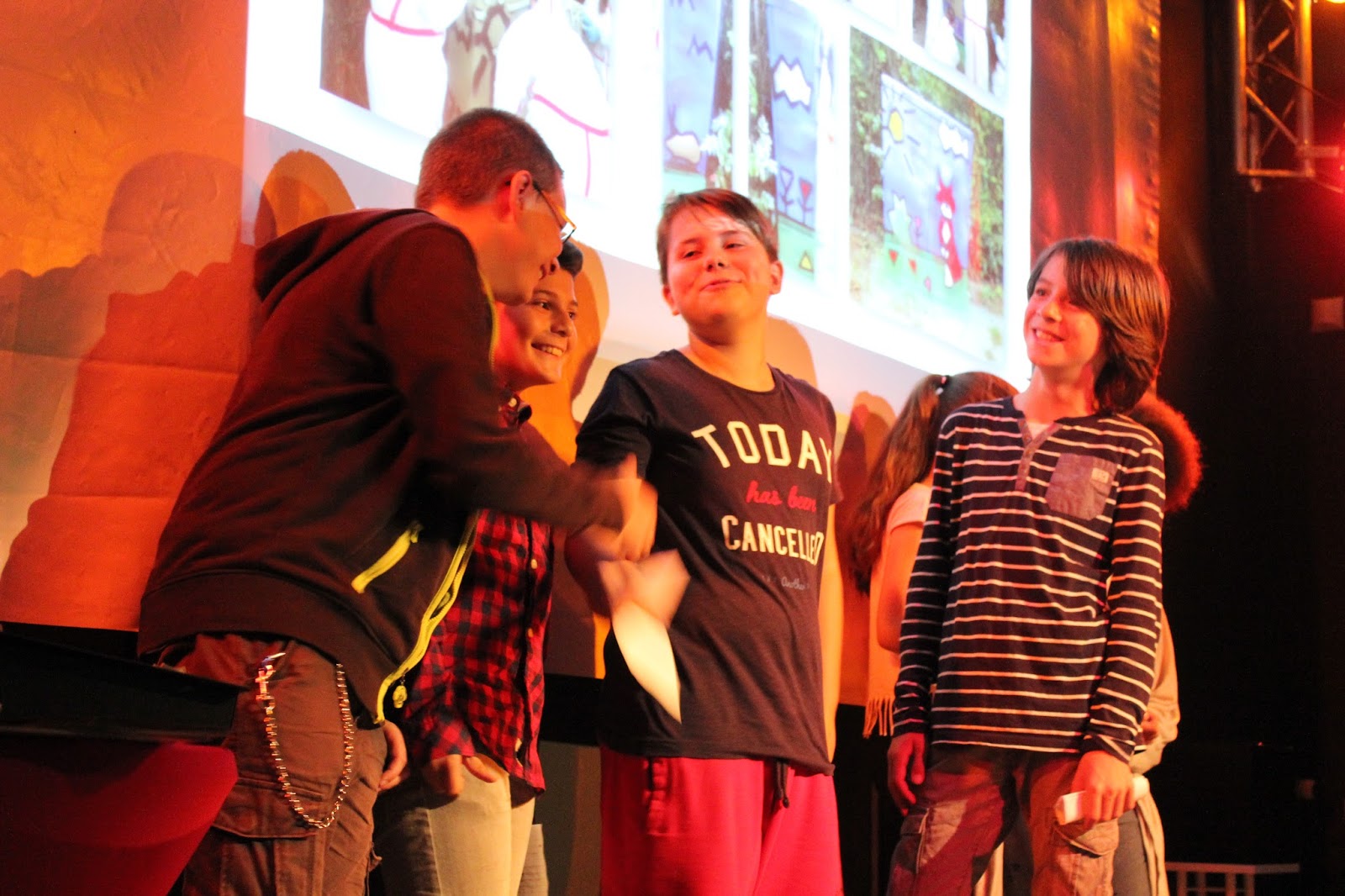 Stromkasten-Styling: Abschlussveranstaltung mit der Peter-Witte-Grundschule