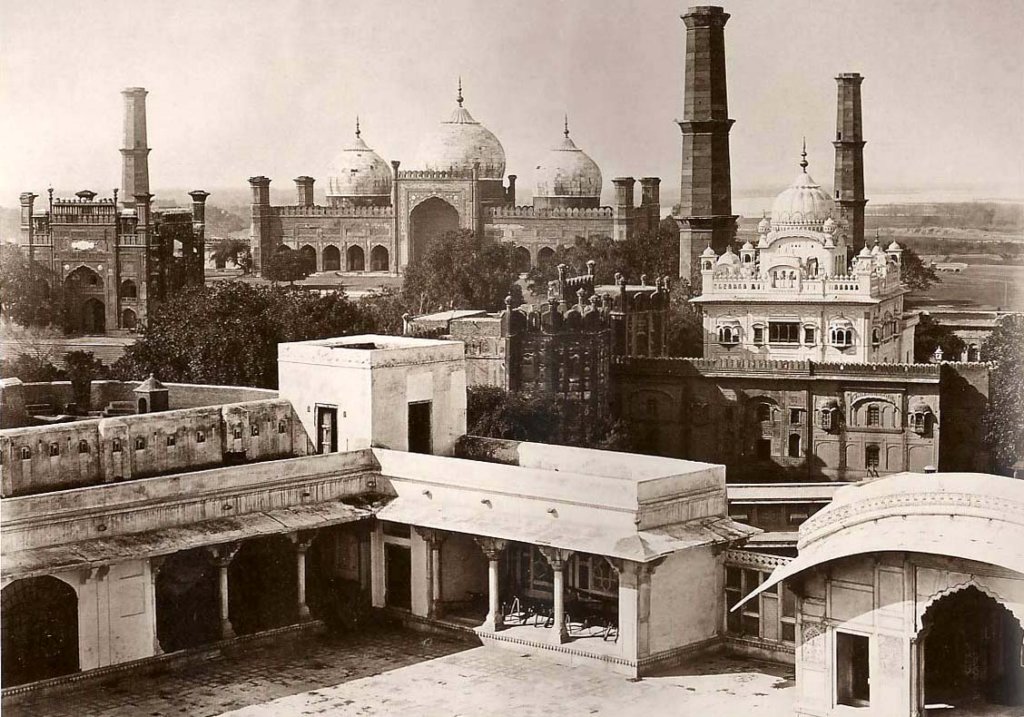 Lahore: Old pictures | Pakistan Defence