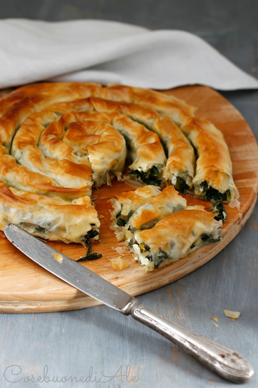 CosebuonediAle: spanakopita: torta salata di pasta fillo con spinaci e feta