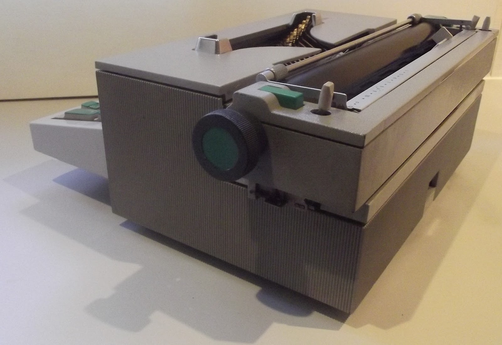 oz.Typewriter: The Olivetti Praxis 48 Typewriter: Sottsass's Real Green ...