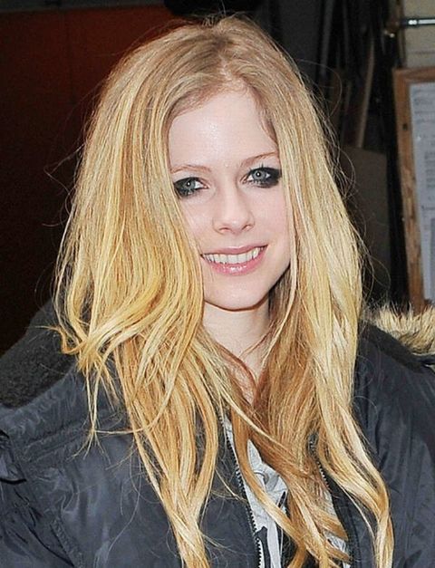 Avril Lavigne pop singer - cinefashiongallery