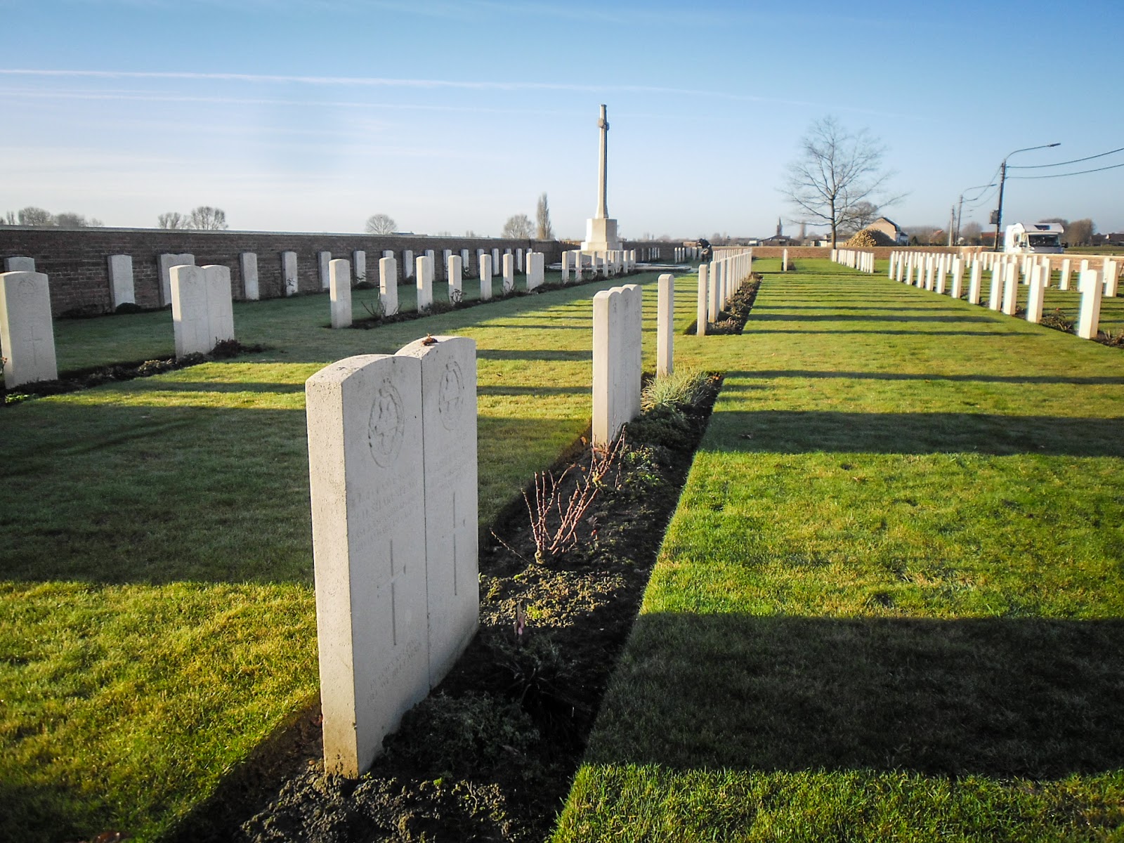 Pipers Remembering WWI: Trip 14: Lancashire Cottage Cemetery ...