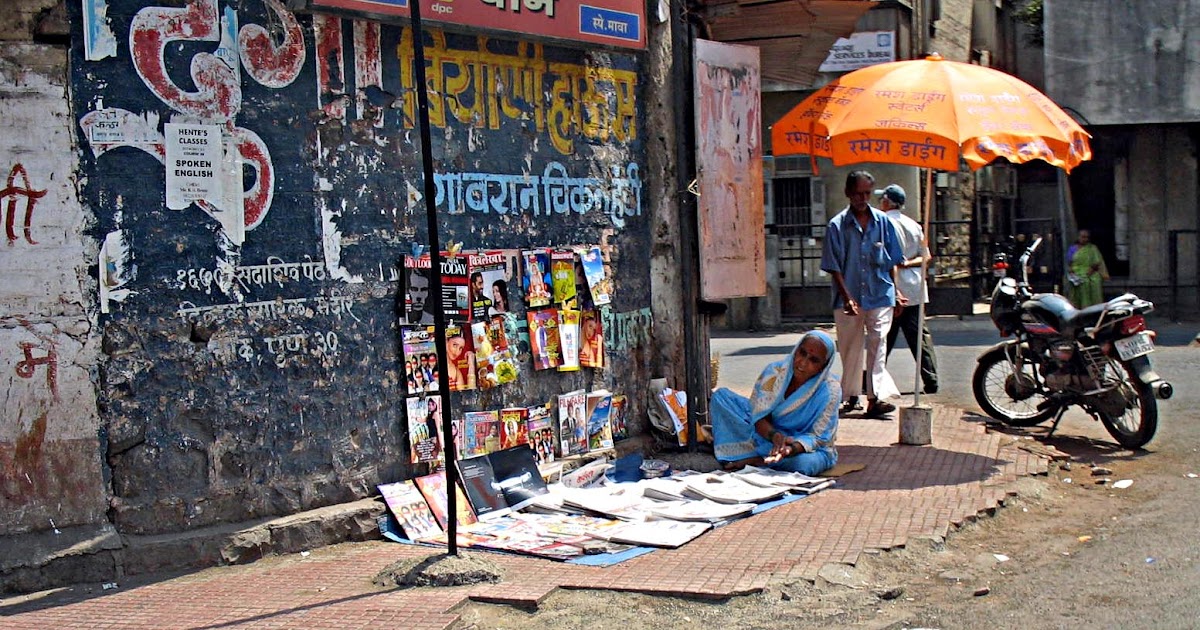 Stock Pictures: Newspaper and Magazine Vendors in India