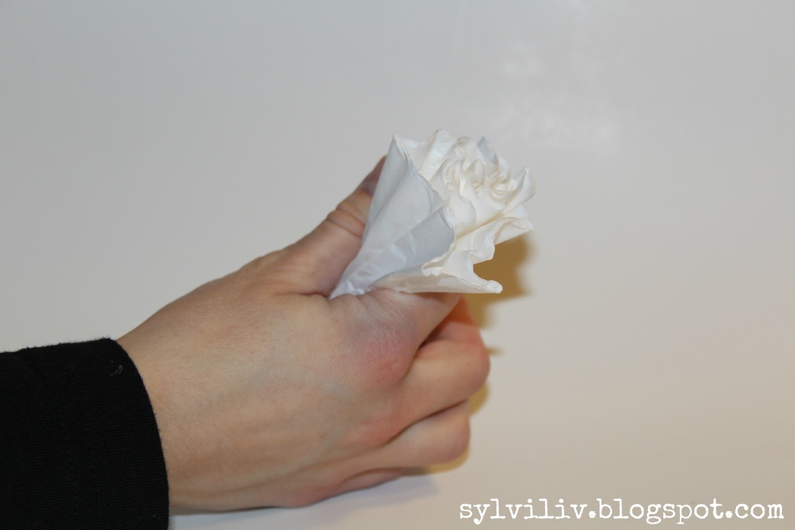 Sylvie Liv: Summer Mantle and Coffee Filter Light Tutorial