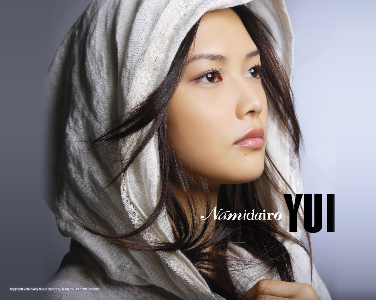 Yui, Japanese singer-song writer. I love that she doesn't need frilly ...