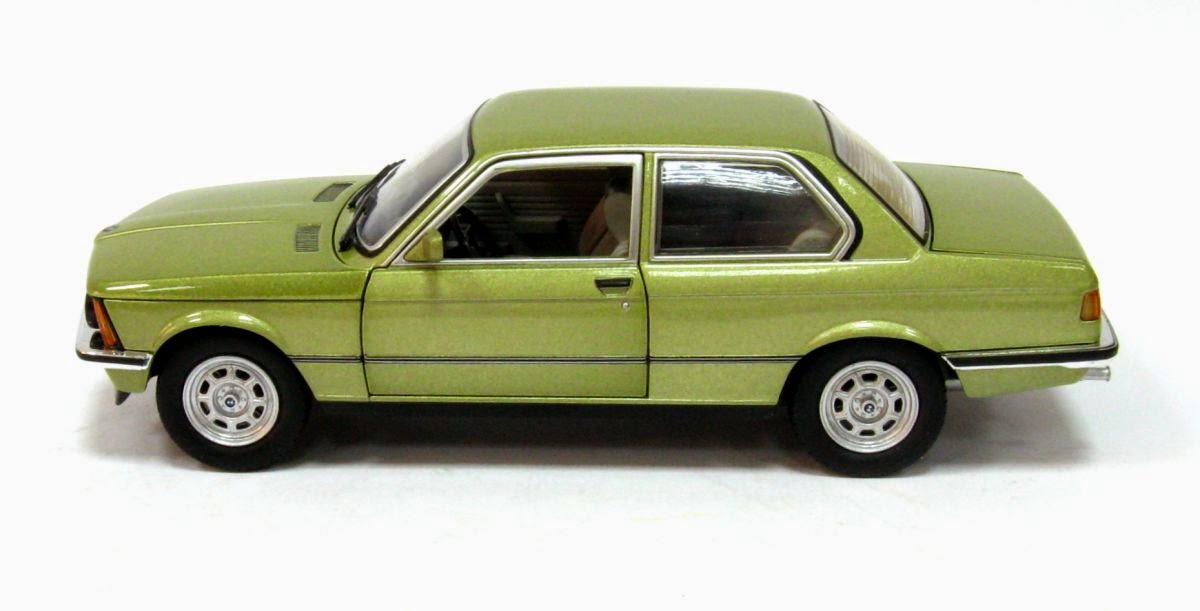 DiecastScale24: BMW 318i (1981) - WHITE BOX