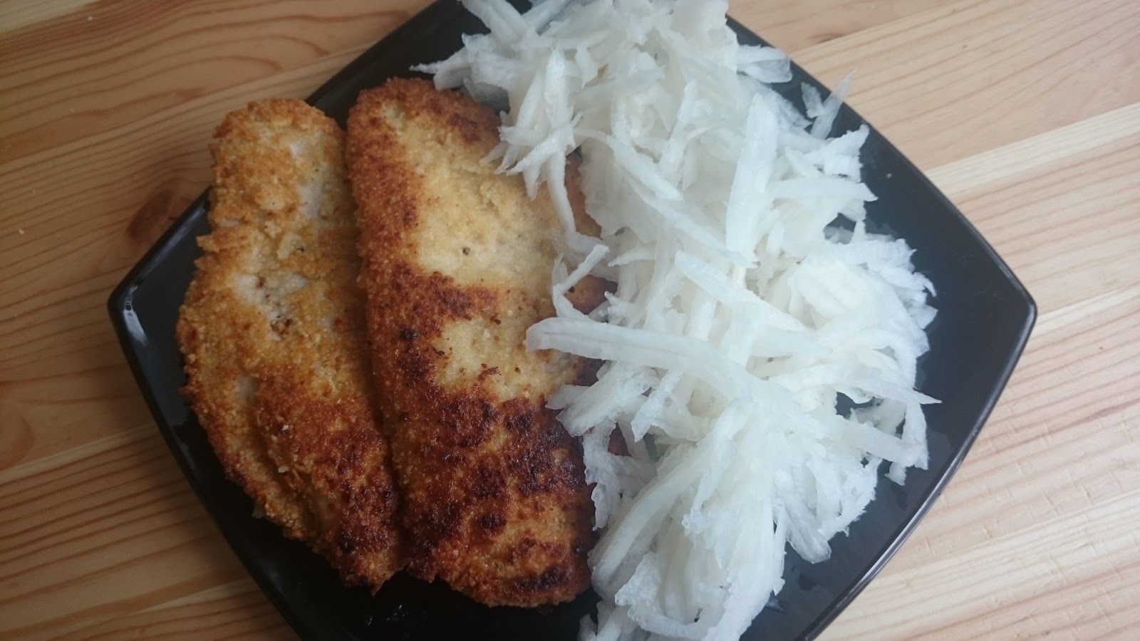 Kiisukeauh: Mandlijahus paneeritud broilerifilee ja daikoni ehk valge ...