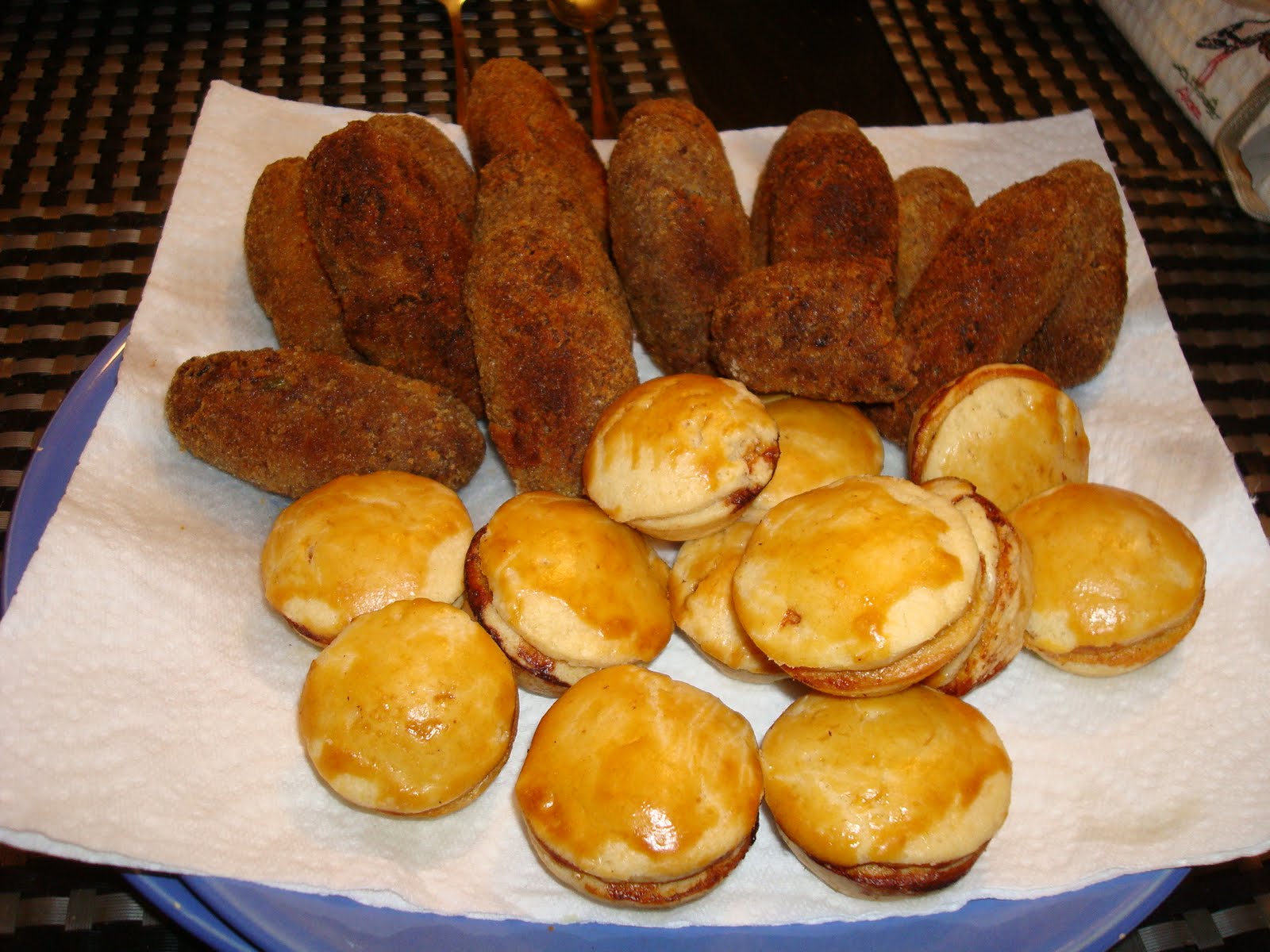 Bolos Decorados e Cia: Quitutes