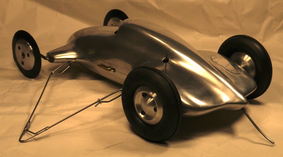 Free Flight -Vintage model airplane- cars-model retro avion et voiture ...