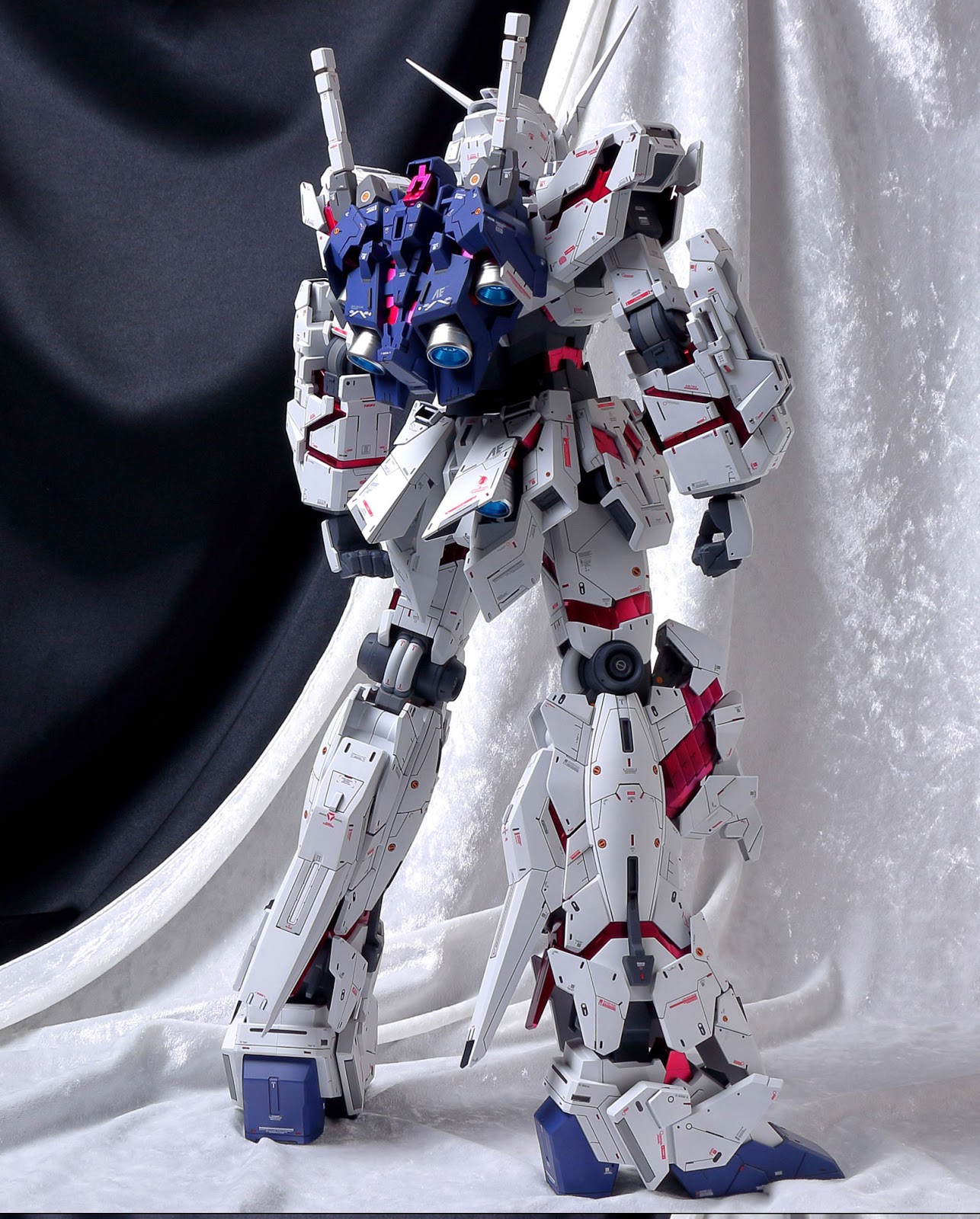 Custom Build: Mega Size 1/48 RX-0 Unicorn Gundam Destroy Mode [Detailed ...
