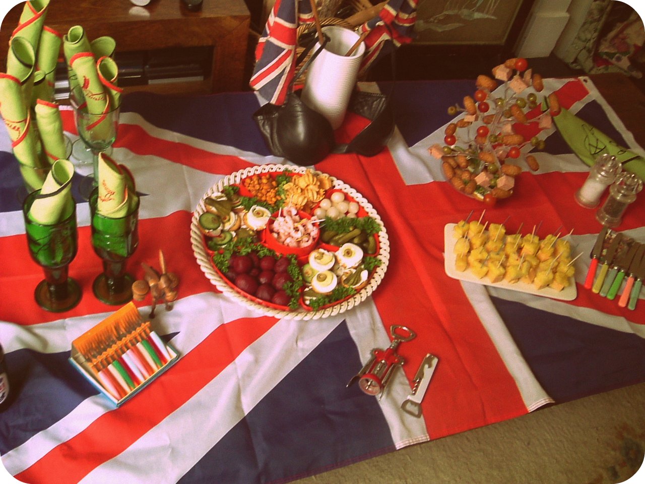 Vintage Vixen: 04/2011