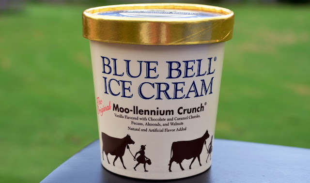 food and ice cream recipes: REVIEW: Blue Bell Moo-llennium Crunch