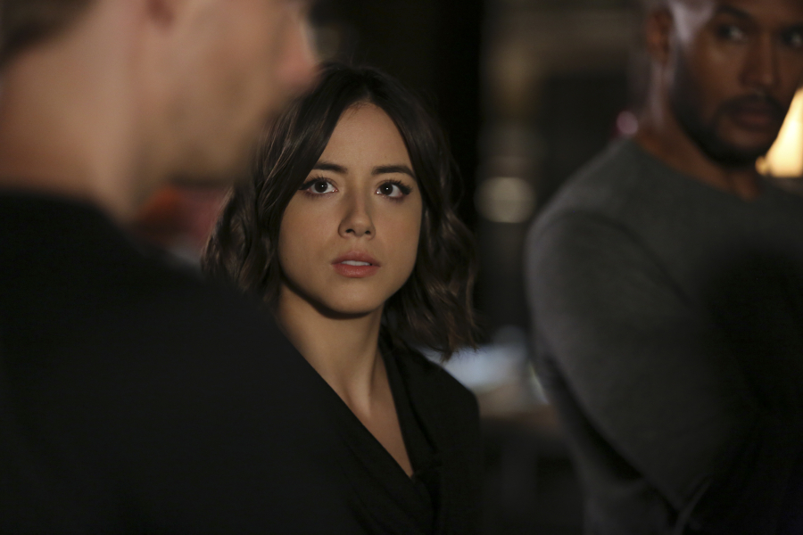 SNEAK PEEK : "Agents Of S.H.I.E.L.D.: Many Heads, One Tale"