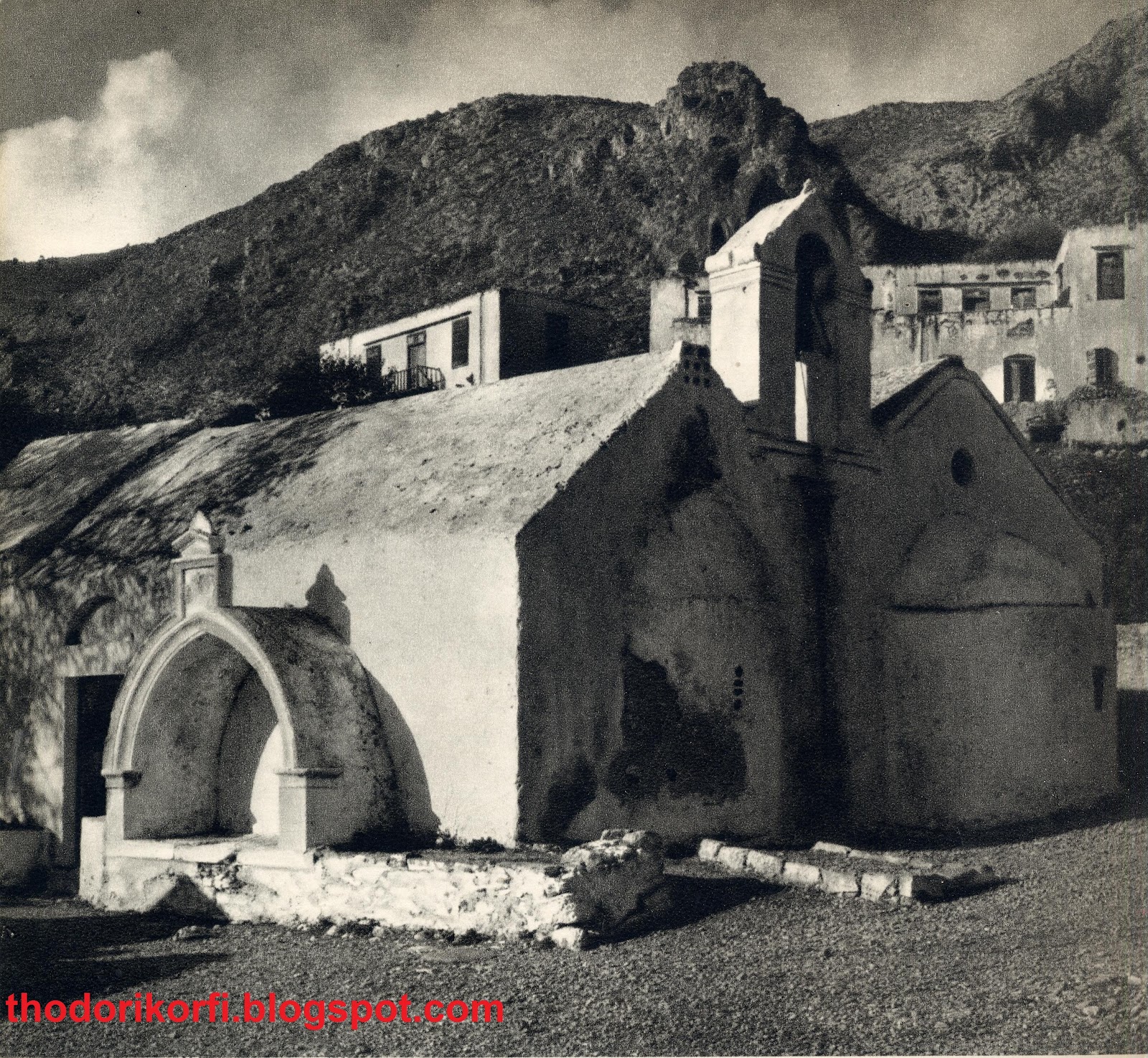 ΜΑΔΑΡΑ: CLAUDE DERVENN, ΣΦΑΚΙΑΝΕΣ ΦΩΤΟΓΡΑΦΙΕΣ