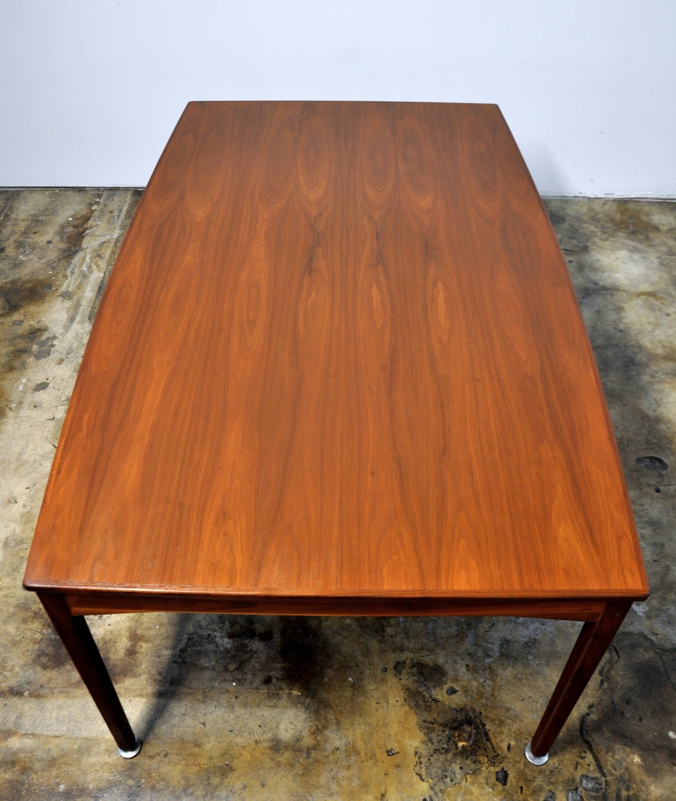 SELECT MODERN: Jens Risom Dining Room Table