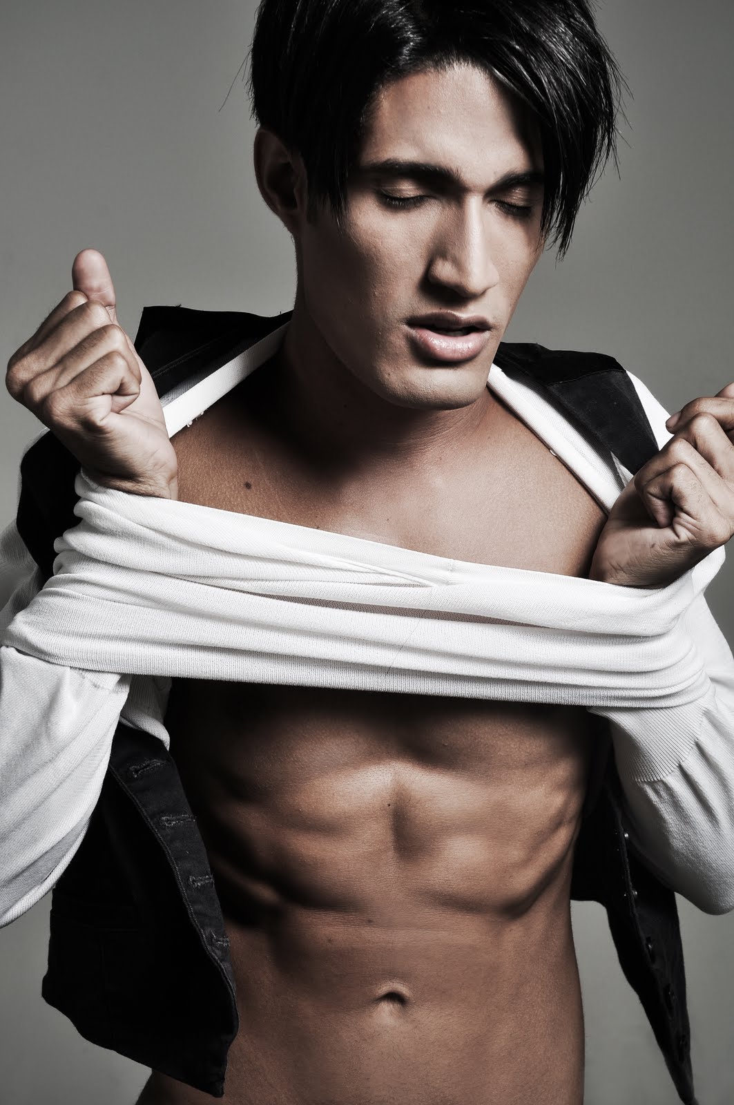 TOPCESAR by César González: Cesar Gonzalez - TOPCESAR - By Carlos Contreras