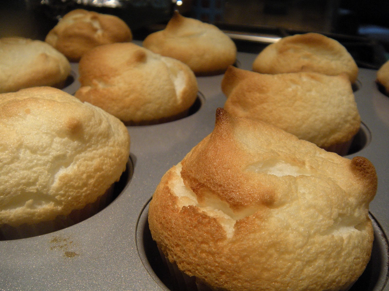 Sweetie Petitti: Angel Food Cupcakes