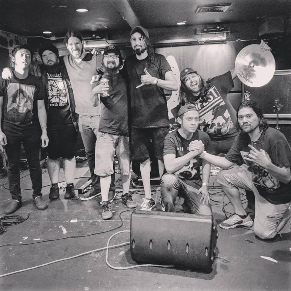 .: Interview - No/Más