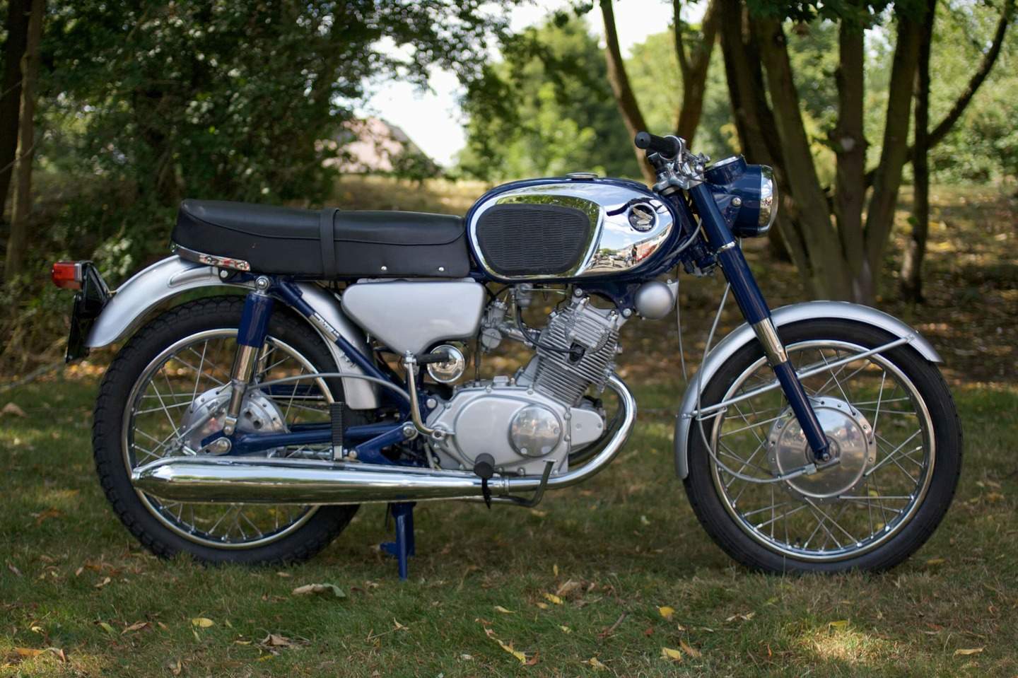 Honda CB160 - Sejarah dan Spesifikasi