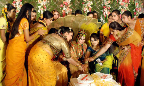 Wedding Snaps: Holud SondhaWedding Snaps