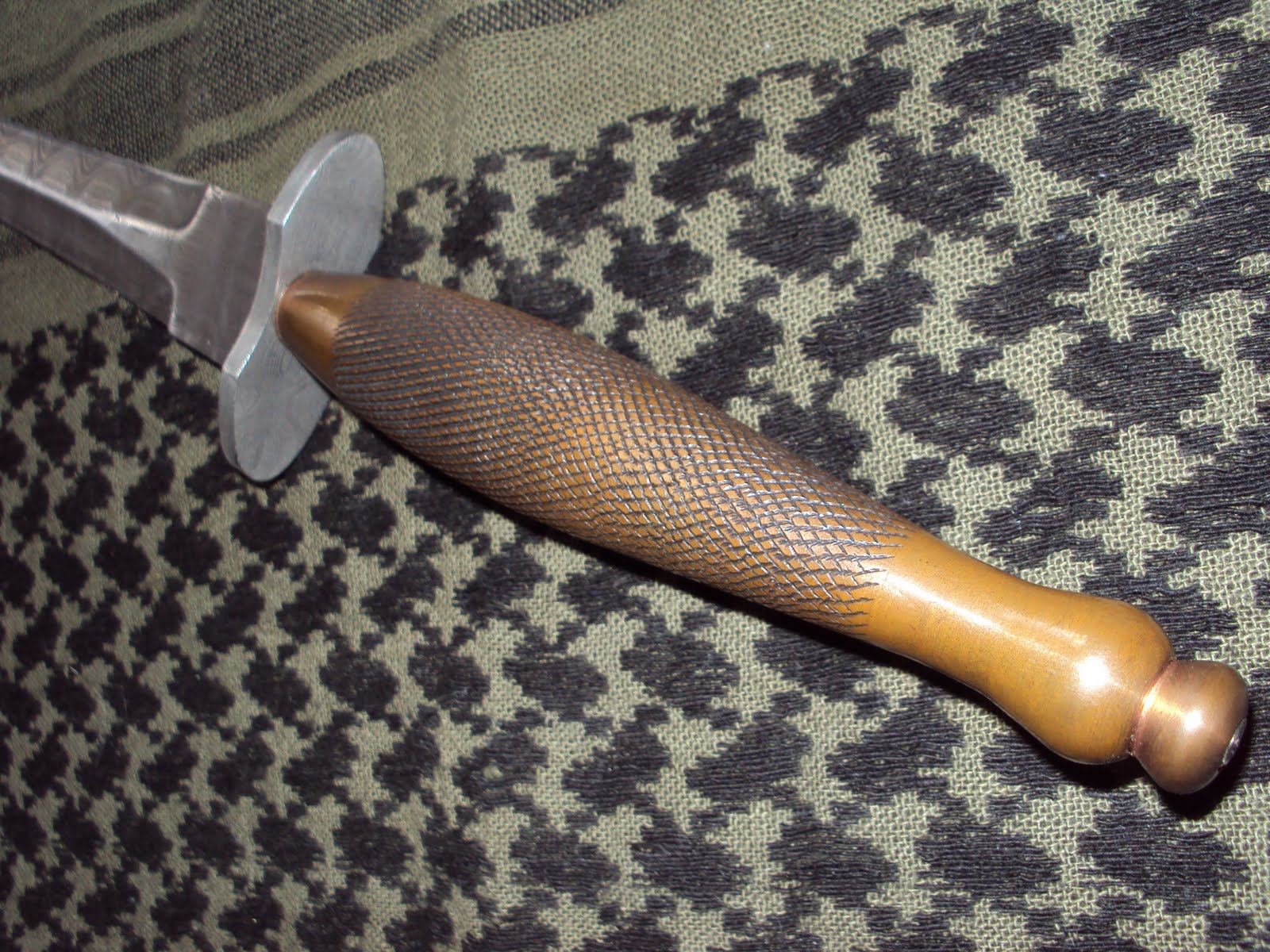 White Shadow Dojo: Commando Dagger