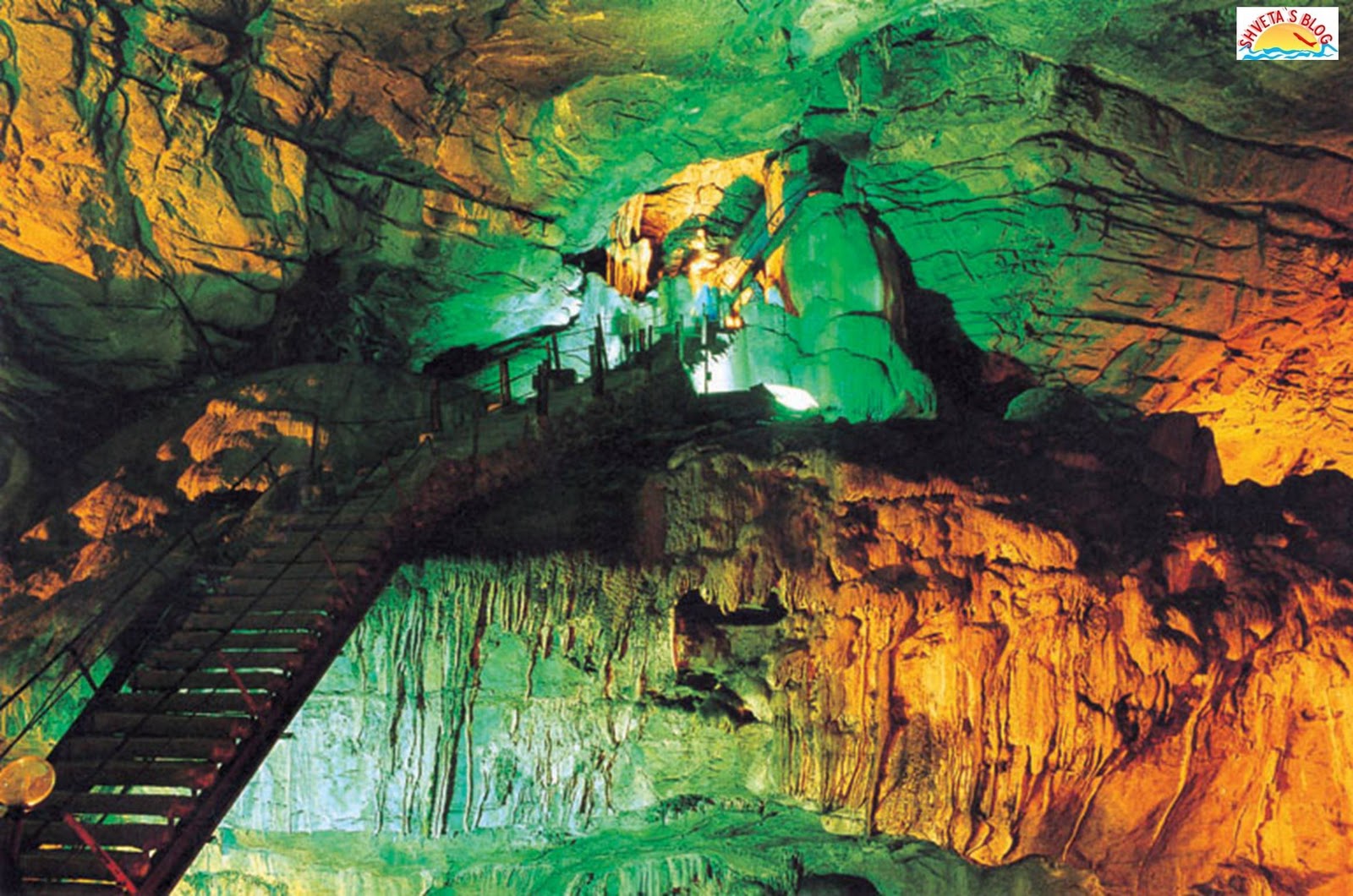 MIRACLE: TOURISM IN INDIA: THE BORRA CAVES ,VISAKHAPATNAM,ANDHRA PRADESH
