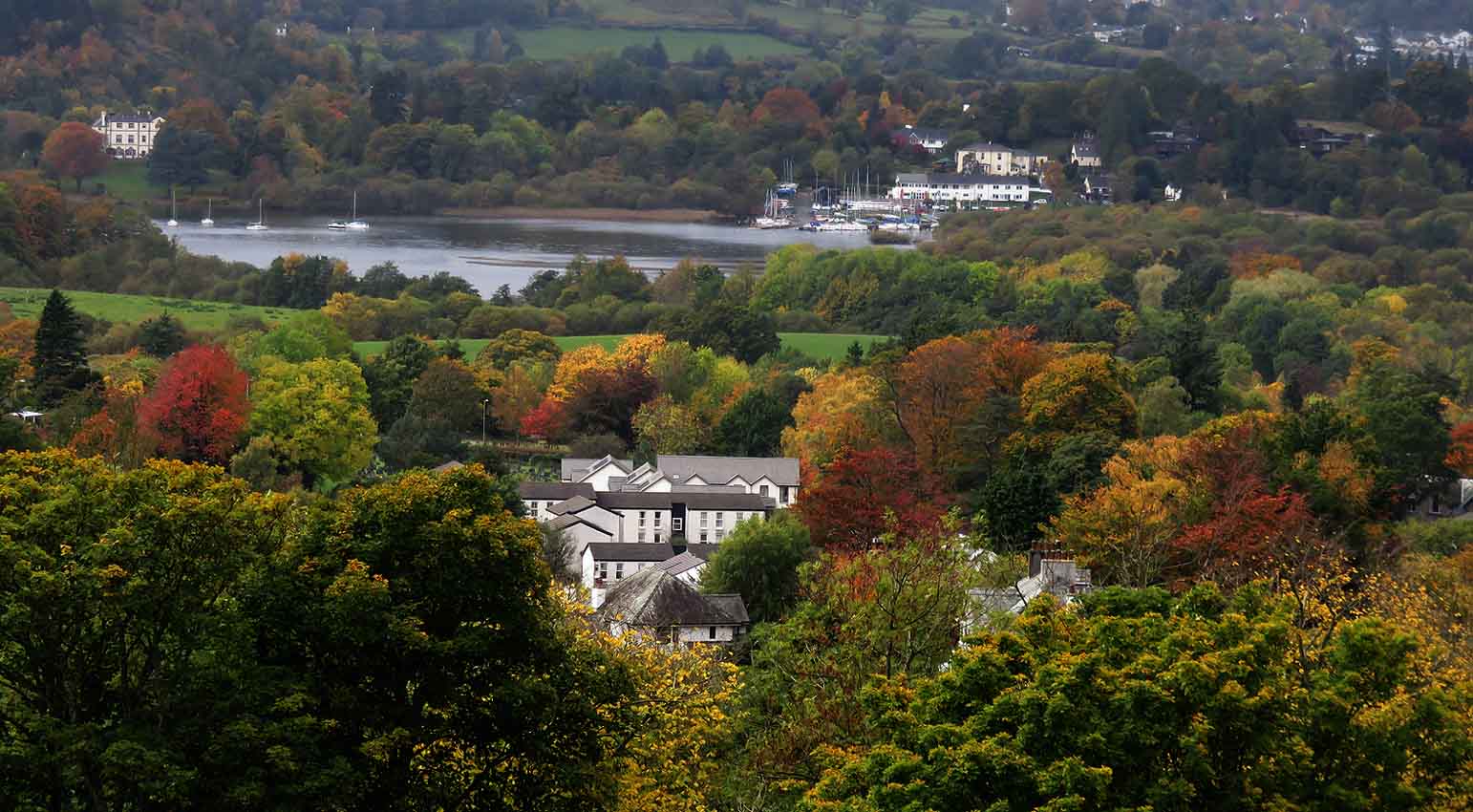 Alex and Bob`s Blue Sky Scotland: Lake District. Keswick Colours. Walla ...