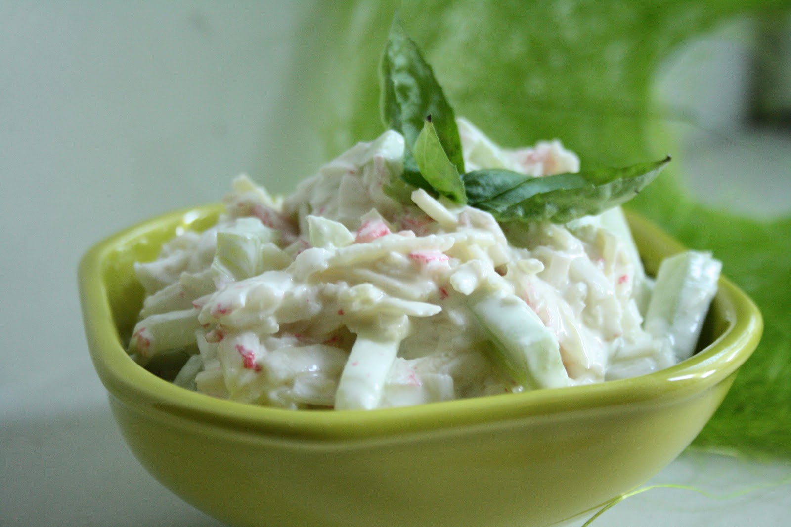 Liisu kokkab: Makra-kurgi-juustusalat