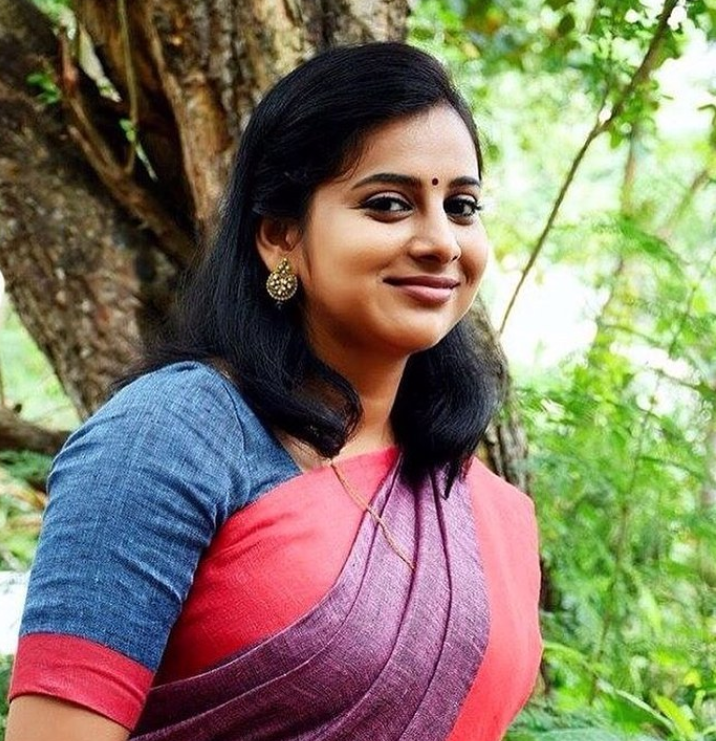 Anna reshma rajan hot, beautiful, traditional pics, images, photos ...