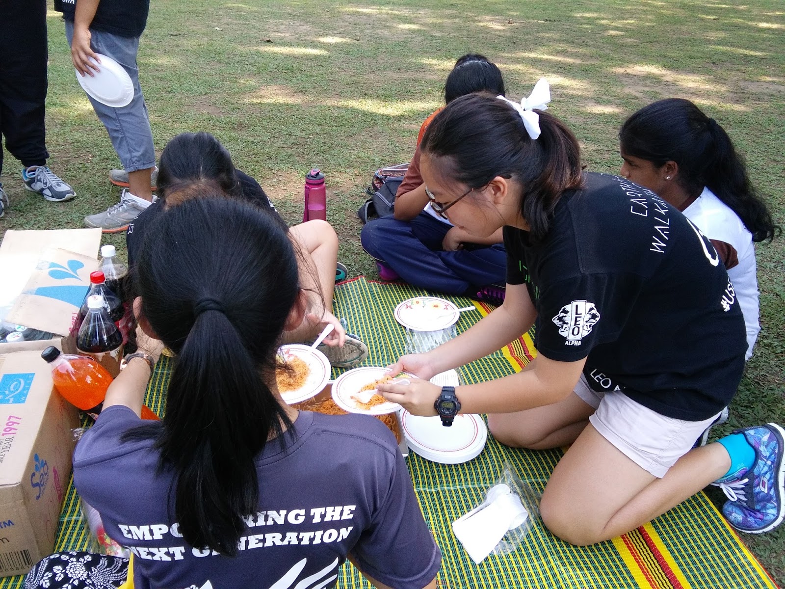 Leo Club of Assunta Secondary School: Clean-up Taman Jaya