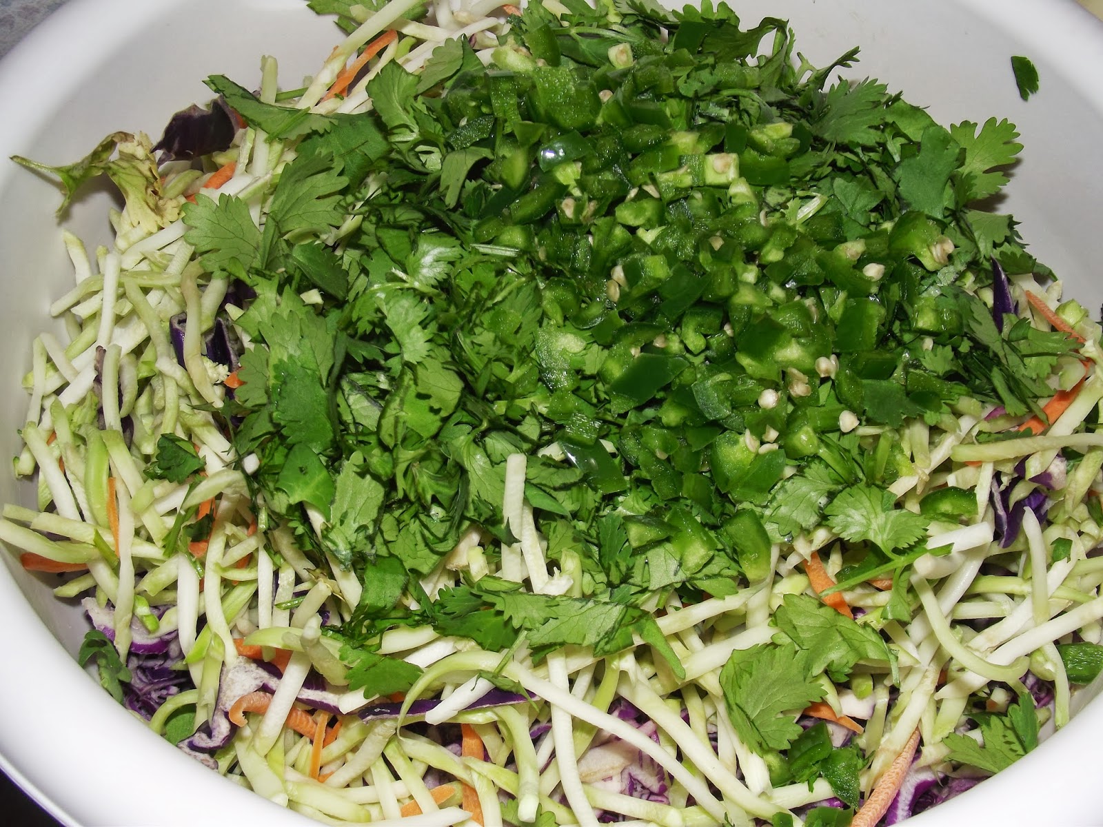 The Unabashed Kitchen Wench: Sweet and Hot Pineapple Jalapeno Slaw