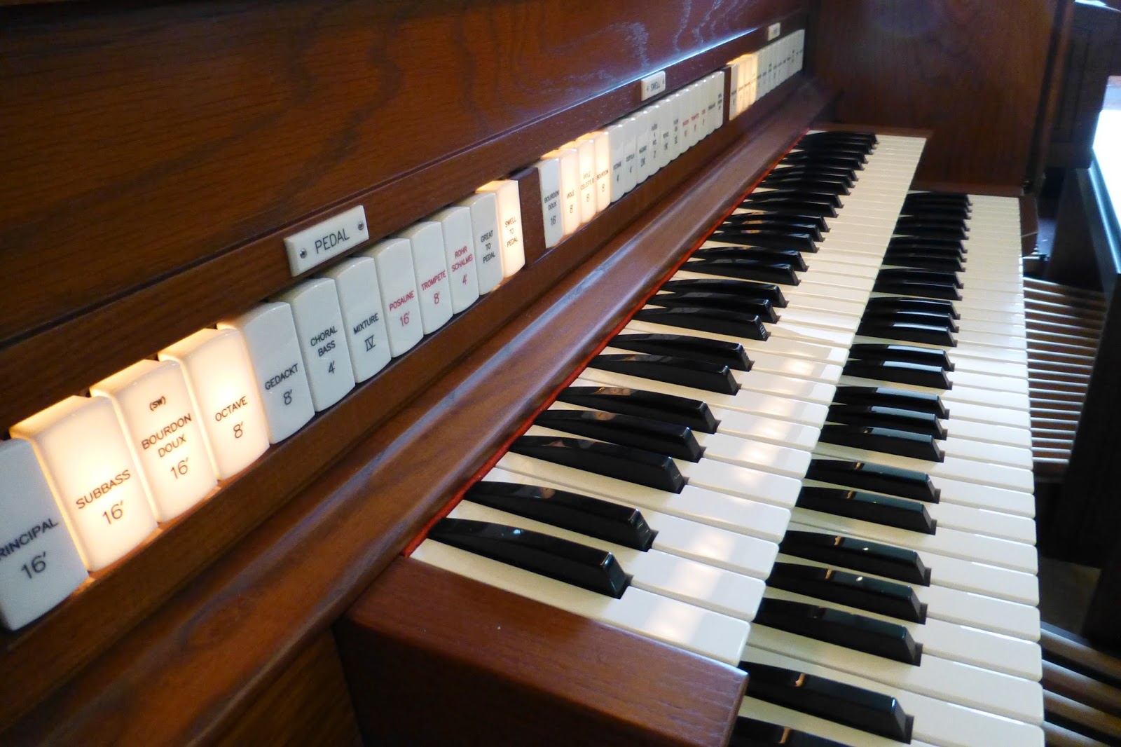 USED/PRE-OWNED RODGERS 790 CHURCH ORGAN