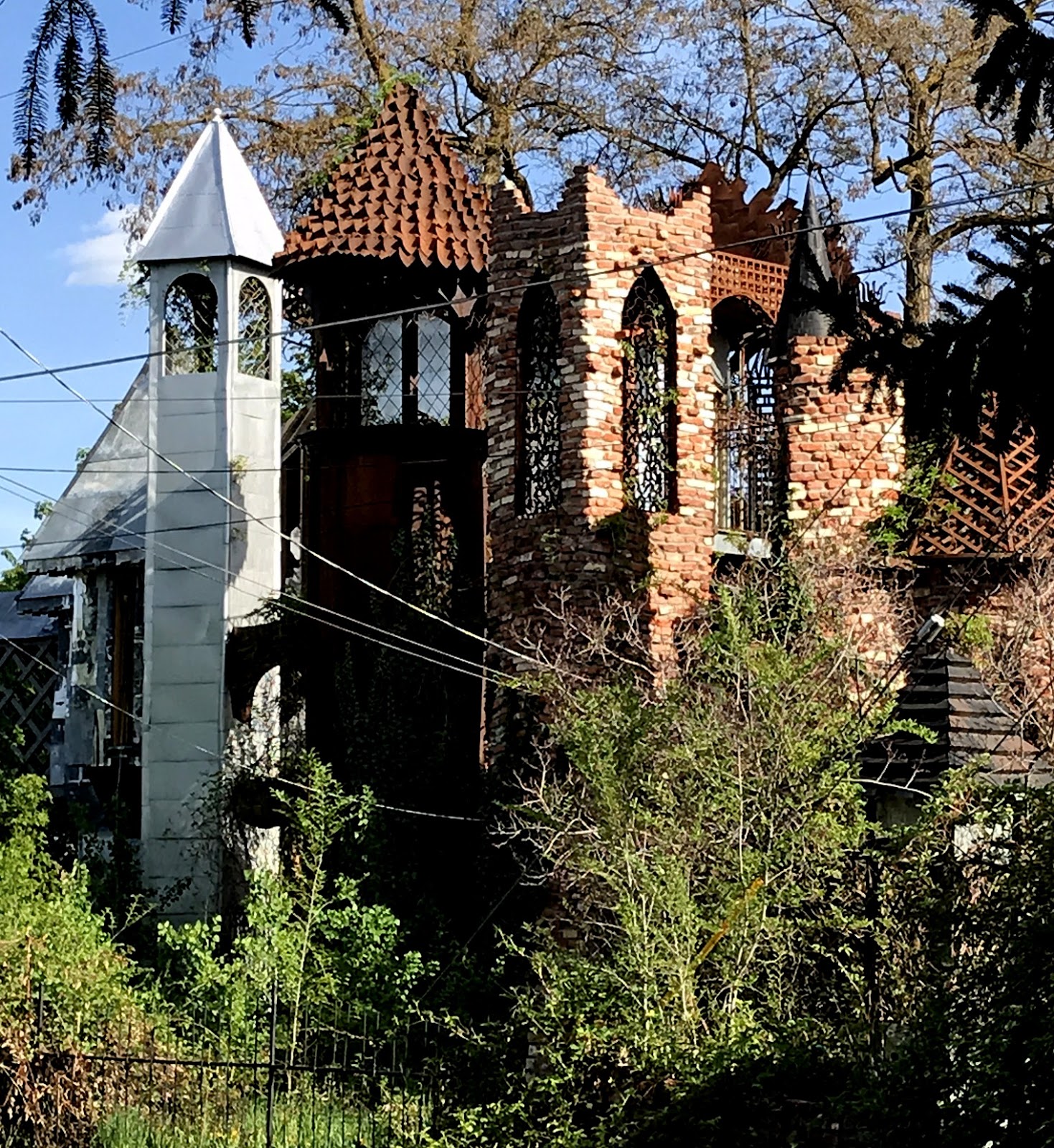 danger garden: The Vercler Castle, a May drive-by