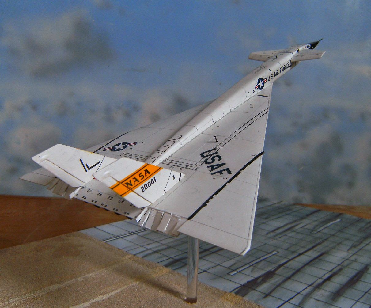 Happyscale-Modellbau: North American XB-70 Valkyrie & Lockheed F-104N ...