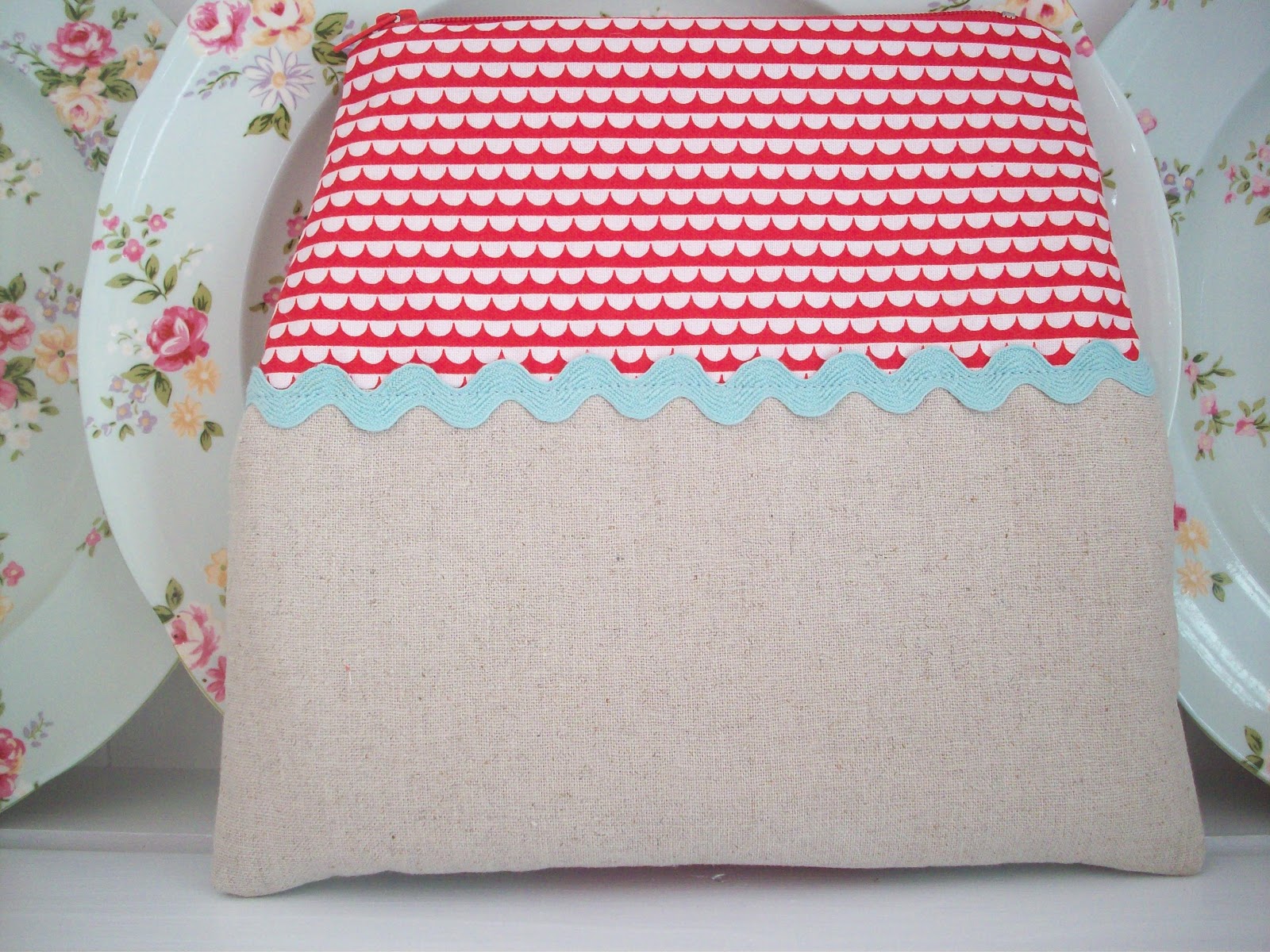 AUNTIE'S QUAINT QUILTS: Zakka House Pouch