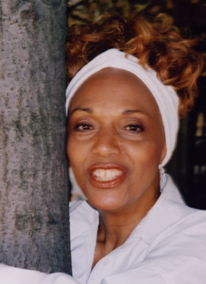 Entrée to Black Paris™: In memorium: Manda Djinn (1937-2011)