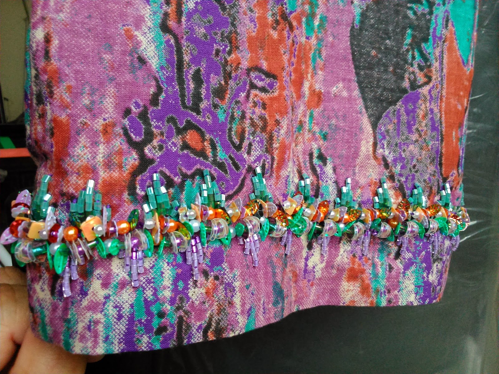 Manik Labuci Pengantin: Koleksi Sulaman manik pada lengan dan/atau ...